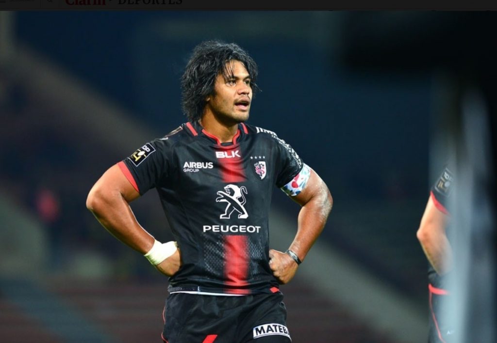 Noble gesto en medio de partido de rugby