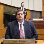 Senador Patrick Kemper retorna al Partido Colorado