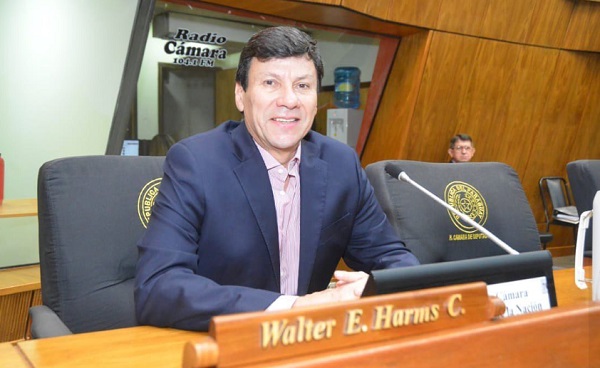 EE.UU. cancela visa a Walter Harms y familia